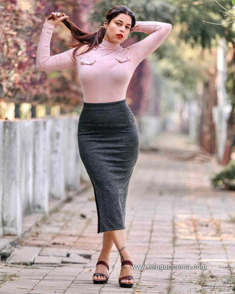 Sheeva Rana’s glam shots | Telugu Cinema