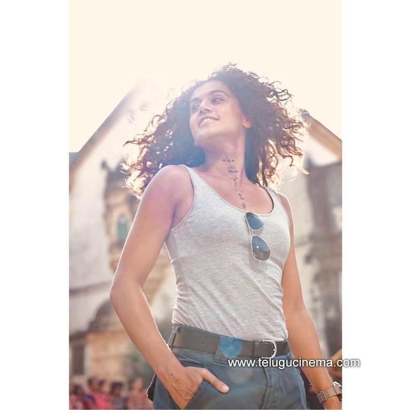 Tapsee turns head with this pic