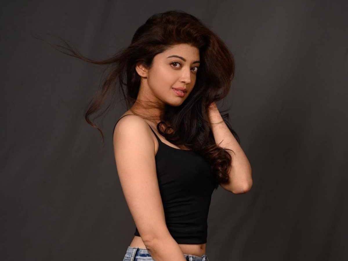 ప్రణీతకి కూడా అజయ్ సపోర్ట్?