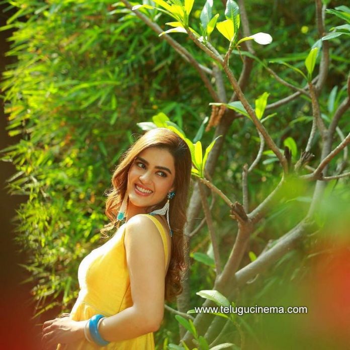 ‘ek Mini Katha Kavya Thapar Stills Page 2 Telugu Cinema