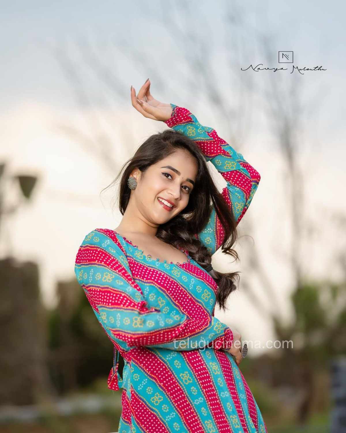 Deepthi Sunaina’s new pics - Photoshoot | Telugu Cinema