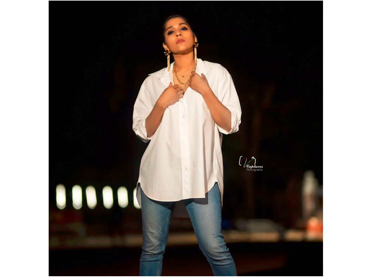 Rashmi Gautam gets it right with white and gold