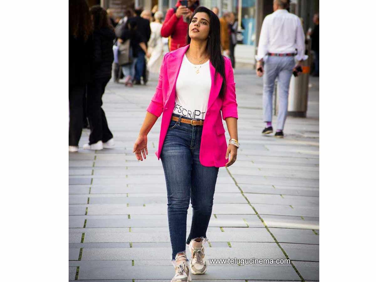 Aishwarya Rajesh in Vienna | Page 2 | Telugu Cinema