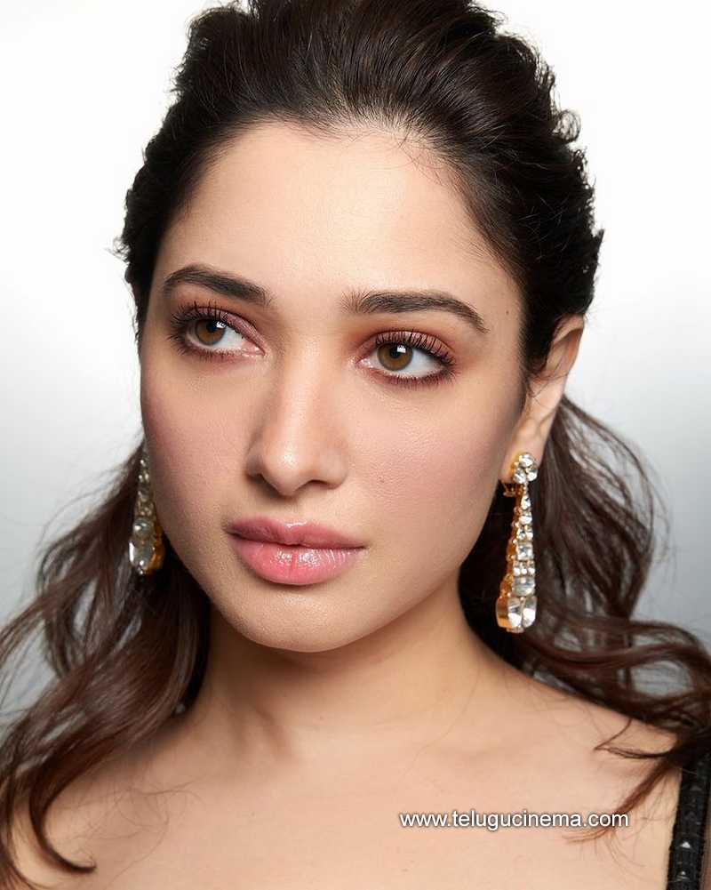 Stunning Tamannaah in a stunning black outfit | Telugu Cinema