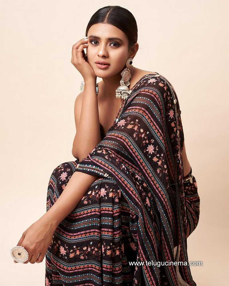 Hebah Patel’s stunning look in Saree