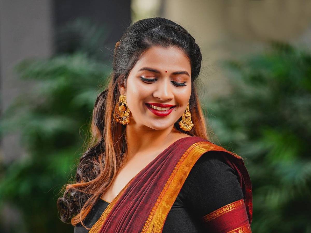 Inaya Sulthana in a langa voni