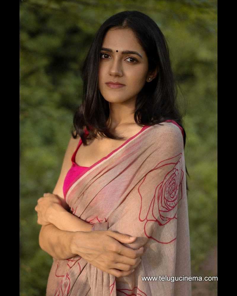 Simran Chaudhary in a cotton saree | Telugu Cinema Simran Chaudhary in a cotton saree | Telugu Cinema