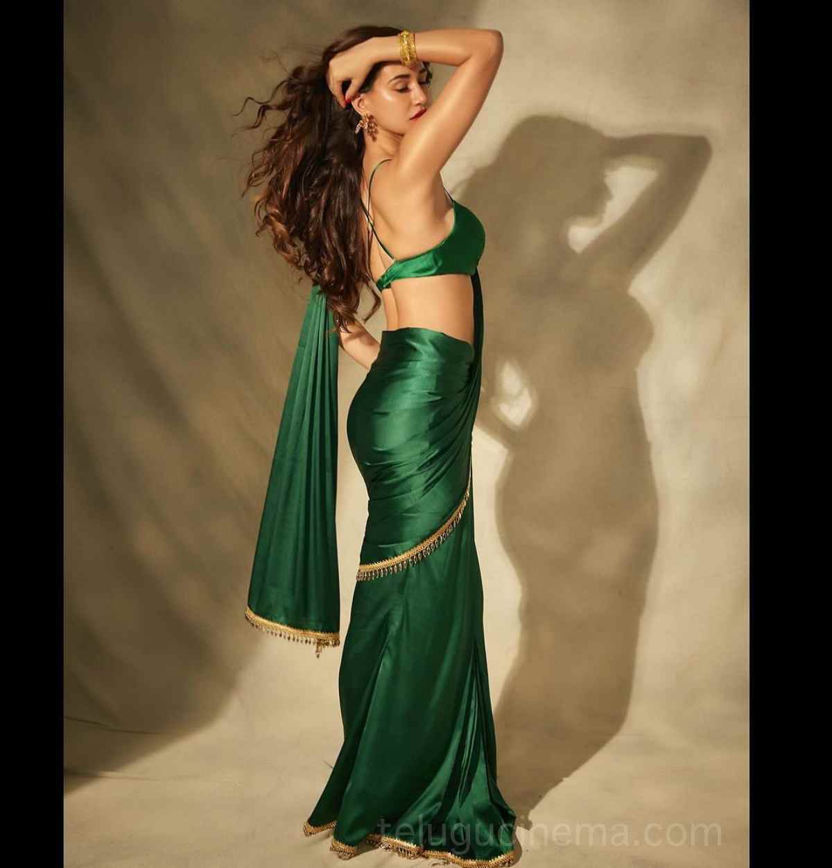 Disha Patani The Bombshell In A Green Saree Telugu Cinema