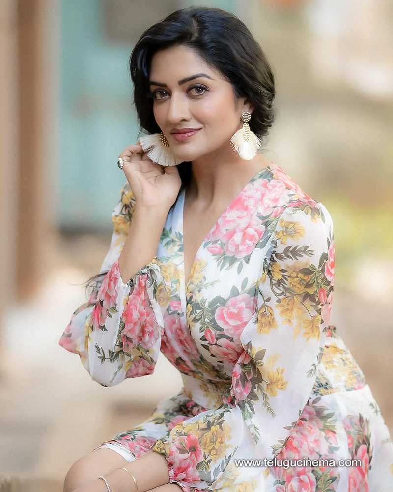 Vimala Raman in a flowery gown | Telugu Cinema