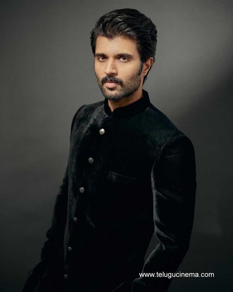 Vijay Deverakonda’s classy look