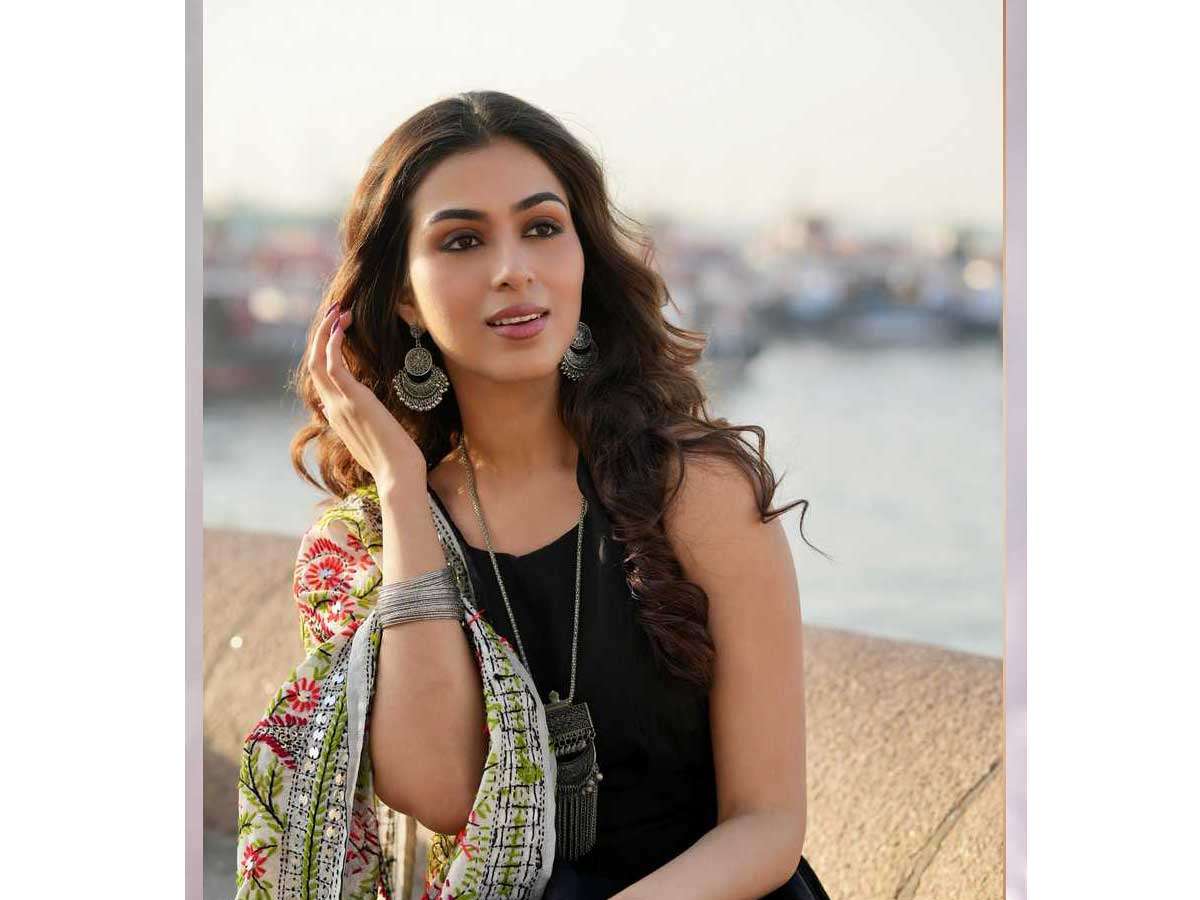 Actress Hitika Galani Latest Pictures