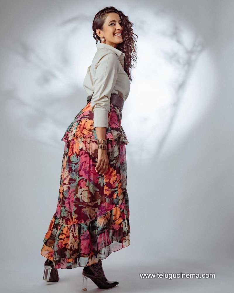 Niharika’s those little summer curls | Telugu Cinema