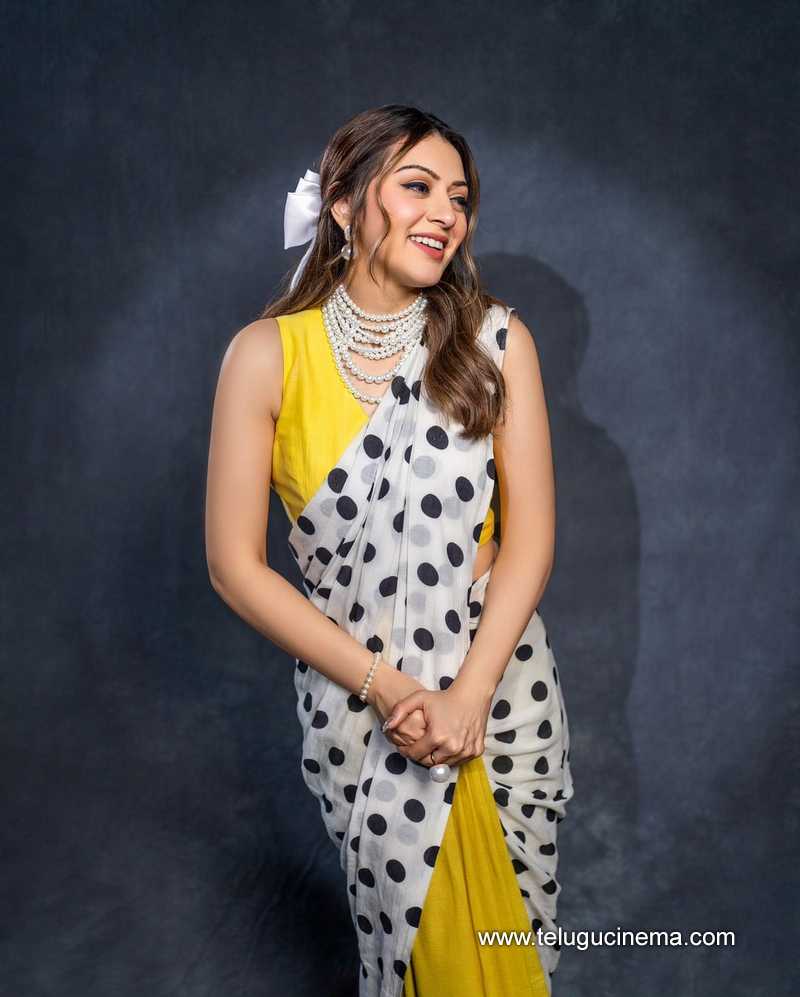 Hansika is retro ready!