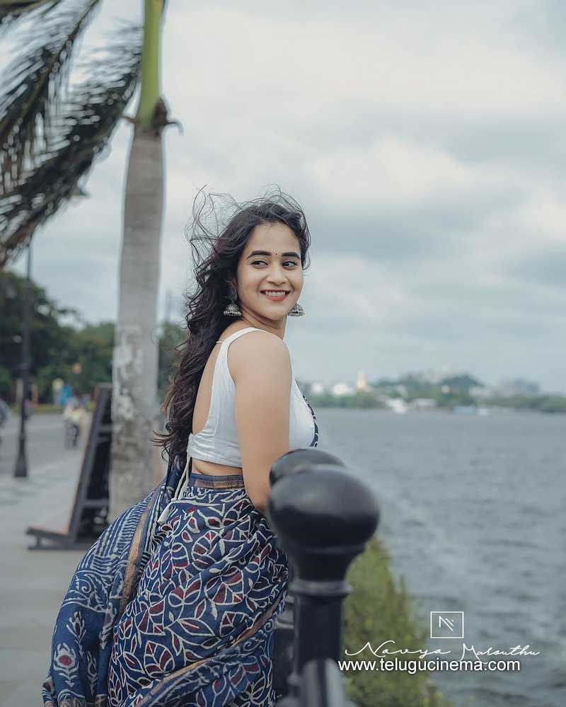 Deepthi in an auto drive!