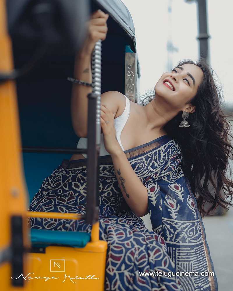 Deepthi in an auto drive!