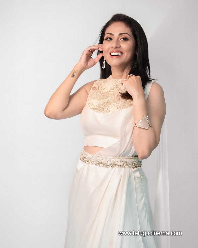 Sadaa in a white gown | Telugu Cinema