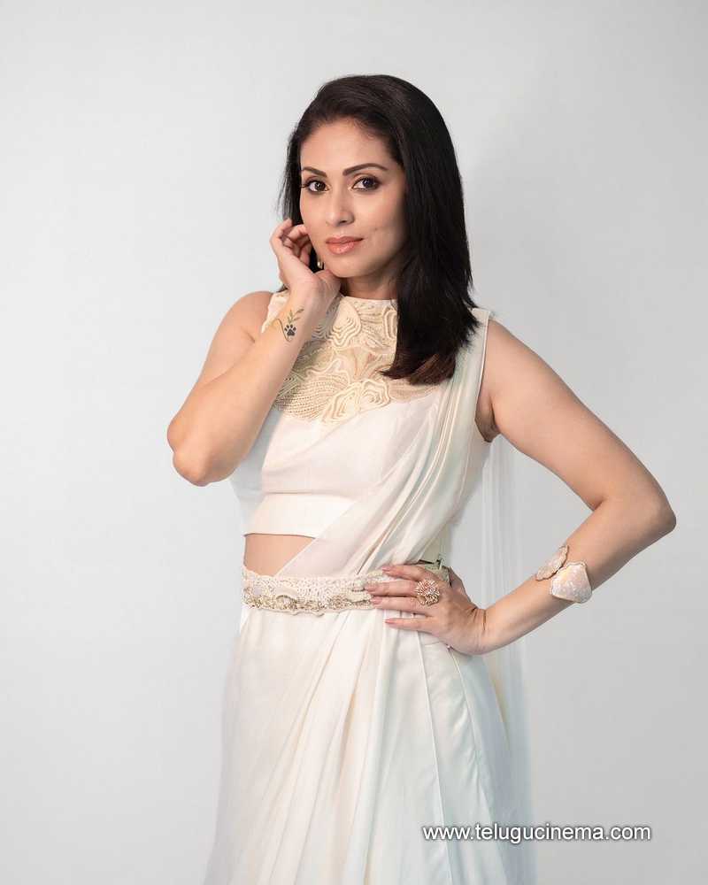 Sadaa in a white gown | Telugu Cinema