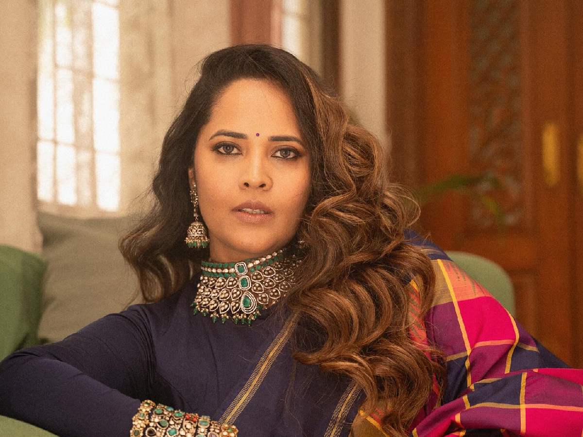 Anasuya Bharadwaj to manage her own professional affairs