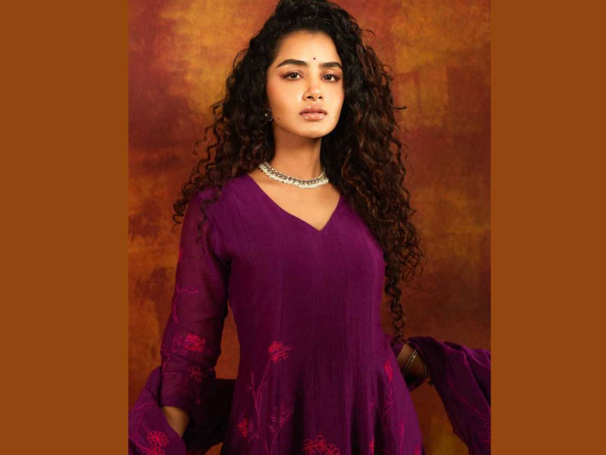 Anupama Parameswaran dazzles in a purple outfit