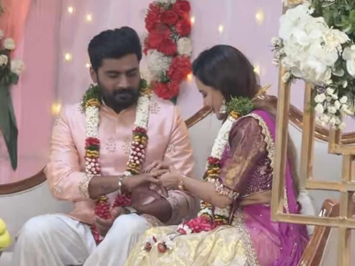 Ashu Reddy not engaged: Actress finally clears the air - Telugu Cinema ...
